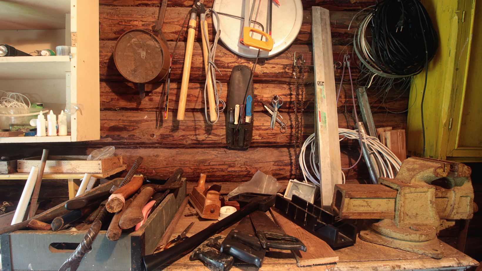 The Beginner's Guide to Crafting and Tool Priorities in Rust ...